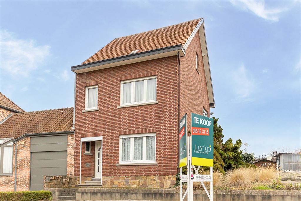 Op te knappen woning boordevol potentieel