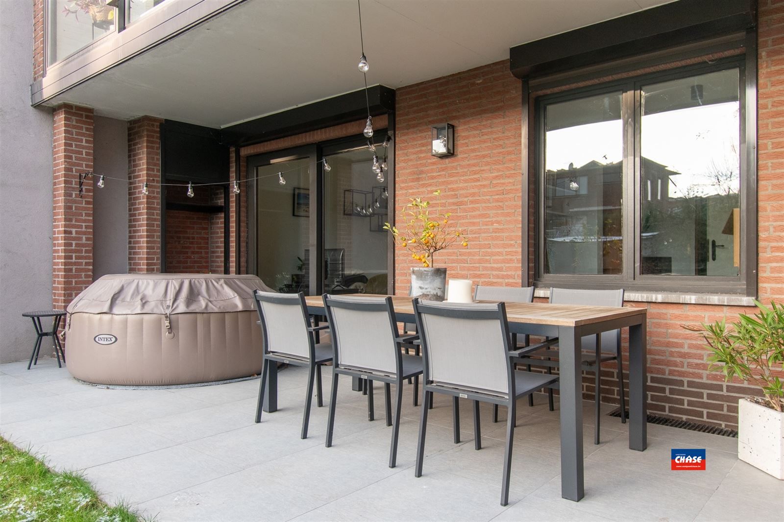 Bel-étage met 3/4 slaapkamers en grote tuin