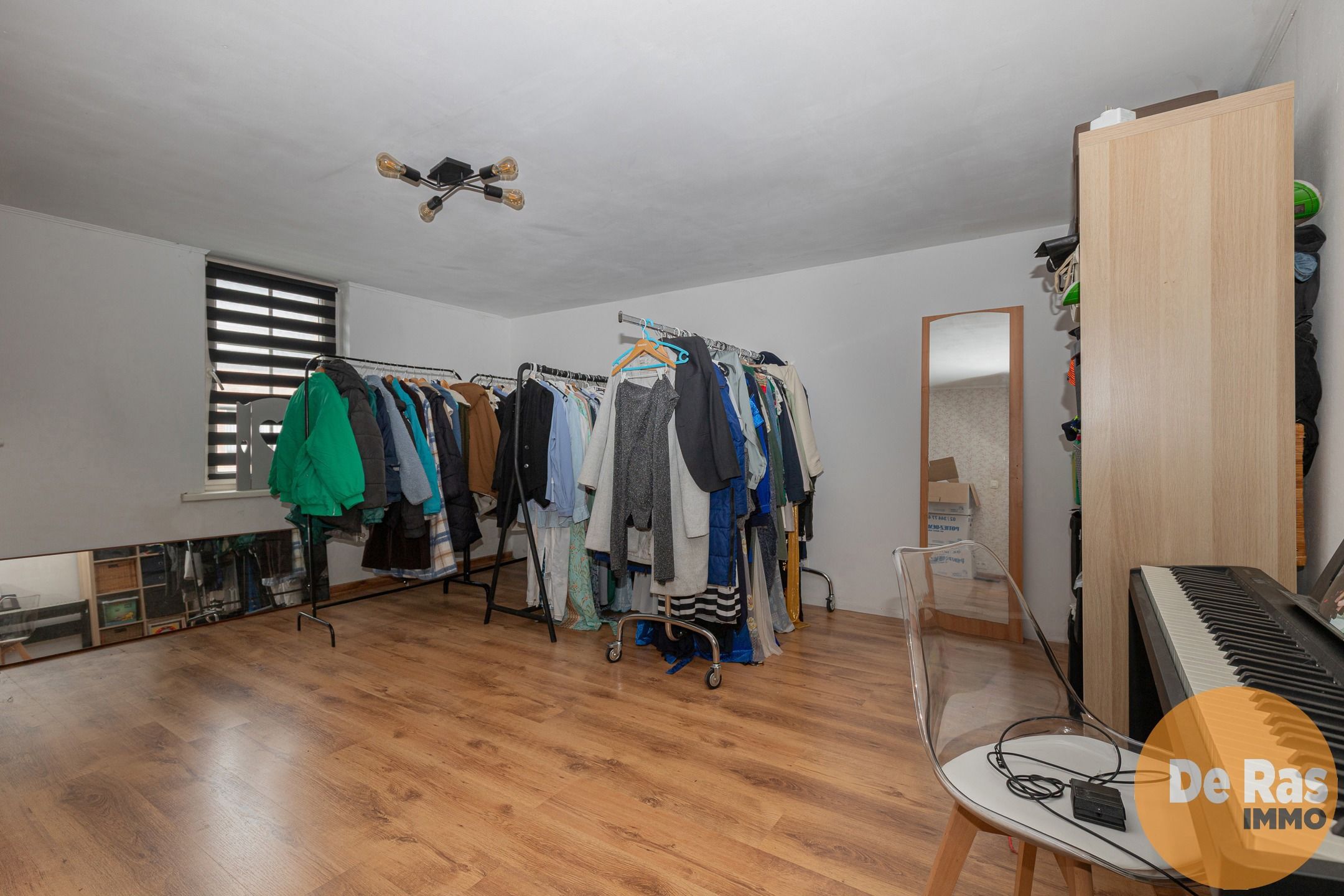 BORSBEKE - Ruime woning met 5 slpks en bijgebouw