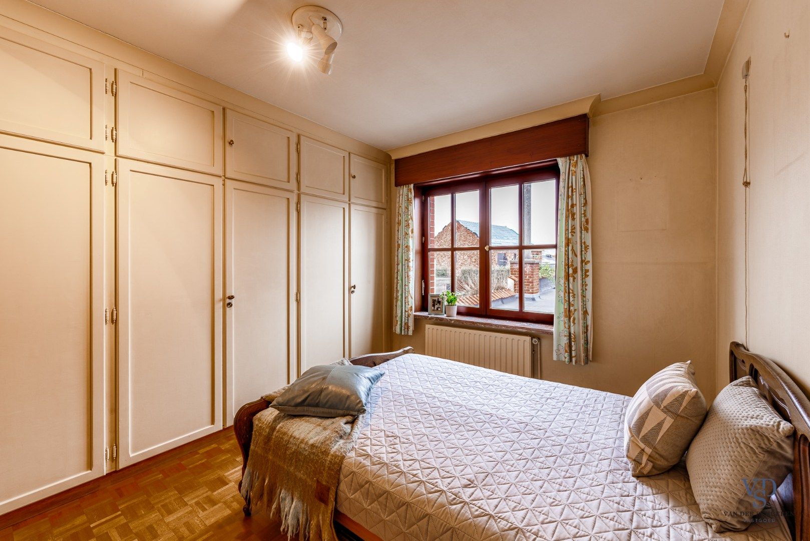 Statige Half Open Bebouwing