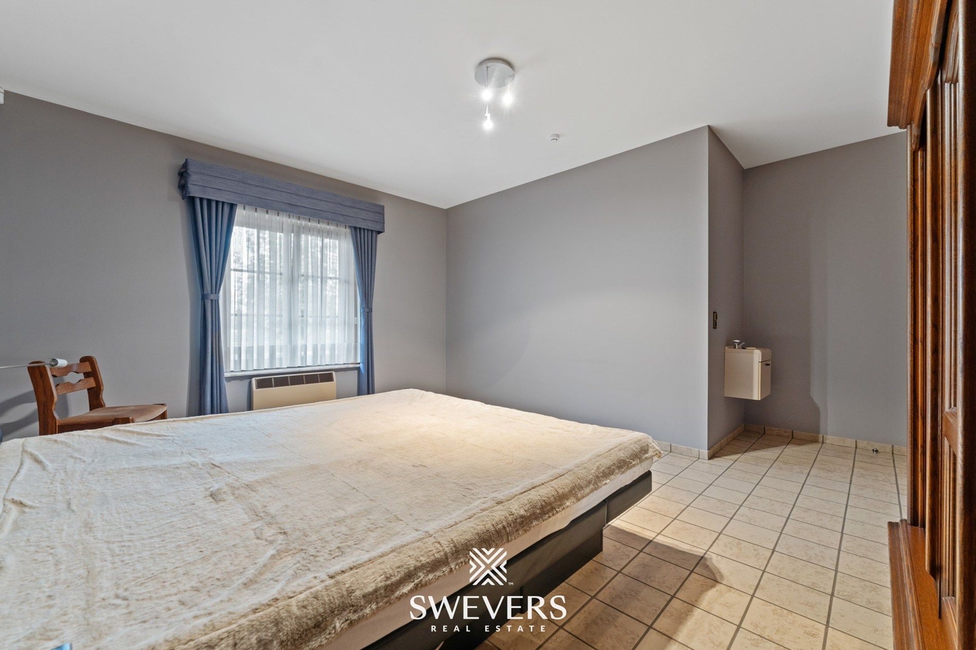 Villa met 395m² woonruimte op 48a zuidgericht perceel